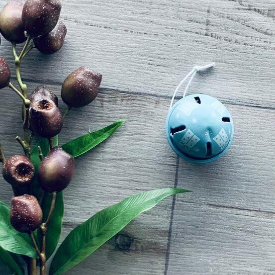 Christmas Bell with Present - Blue with White. Cute blue bell ...